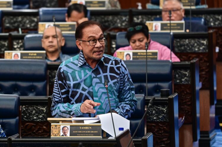 Dua Ahli Parlimen Bersatu tidak pernah runding mahu sokong saya - Anwar