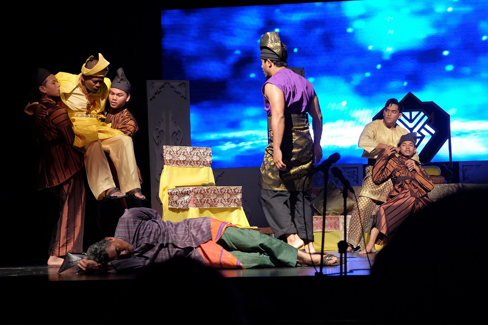 Dang Anum: Kisah nangka dan sultan di pentas teater - Utusan Malaysia