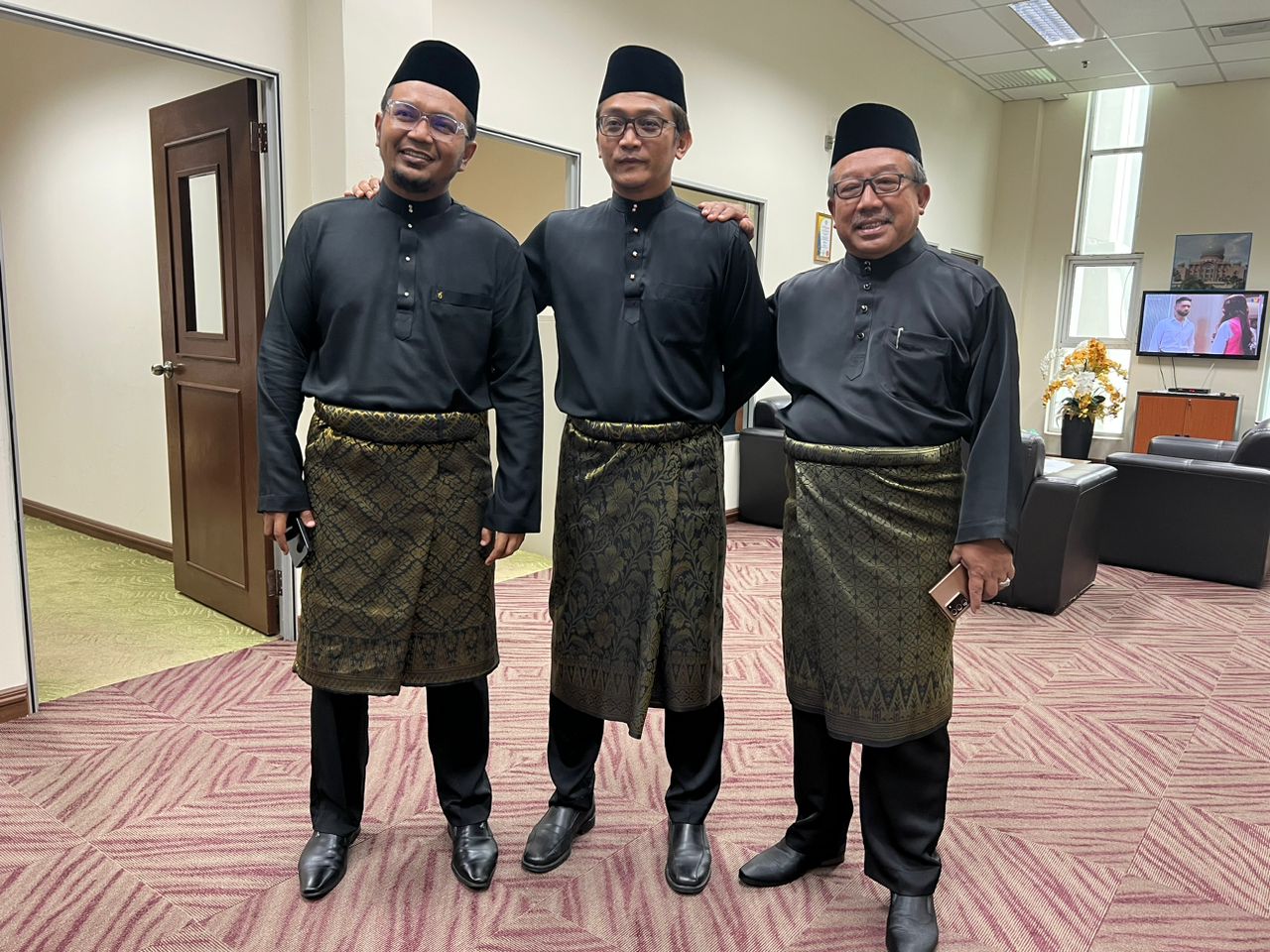 Exco, wakil rakyat Bersatu berdiri teguh bersama Menteri Besar - Utusan ...