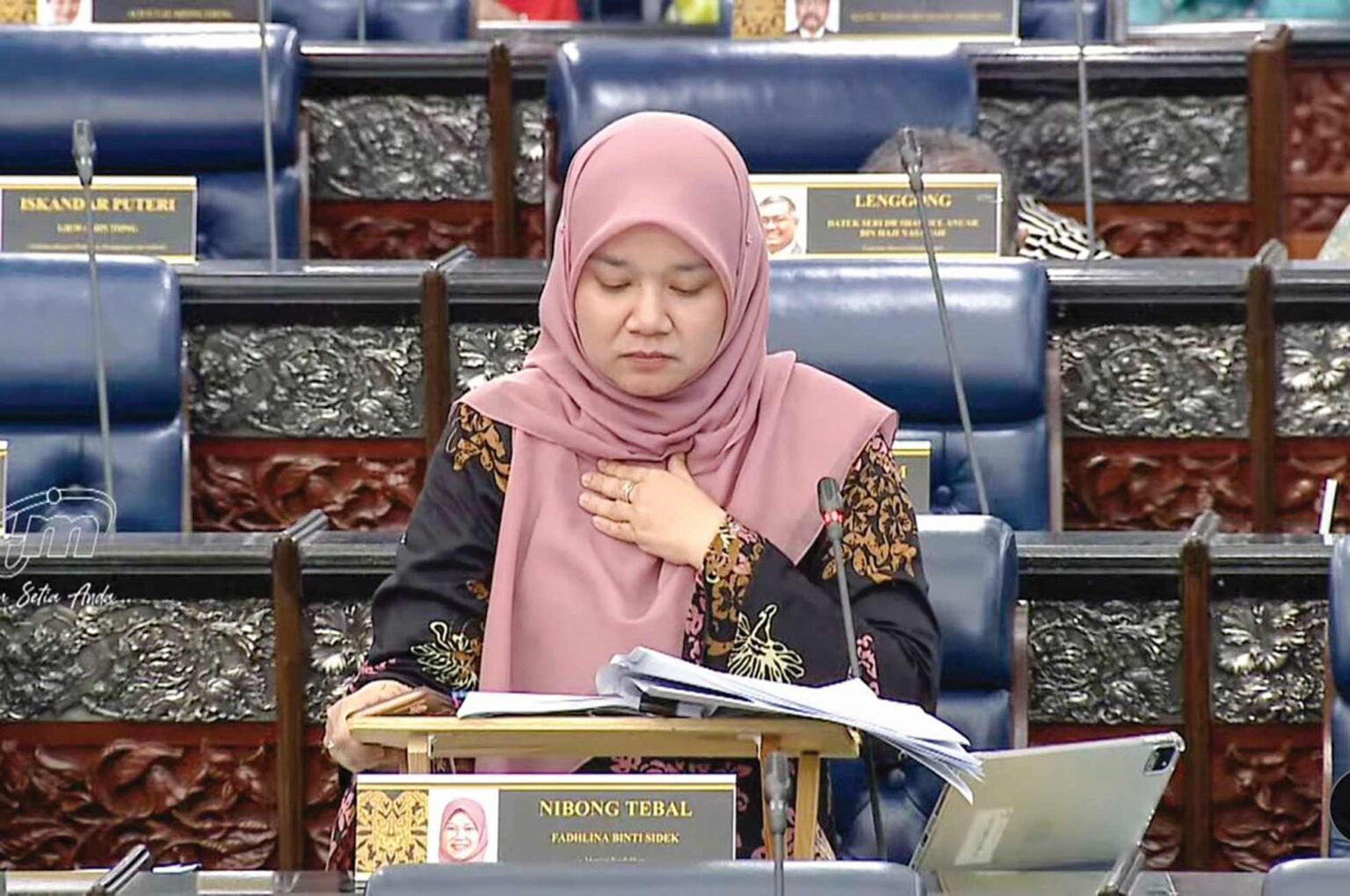 Jangan usik sekolah, guru kami - Fadhlina