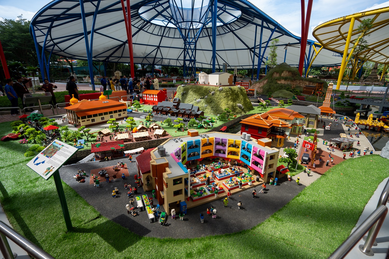 Bangunan DUN Sarawak siap dalam 1,200 jam