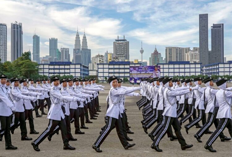 Pelatih terbaik tinggal kerja jurutera, pilih jadi polis