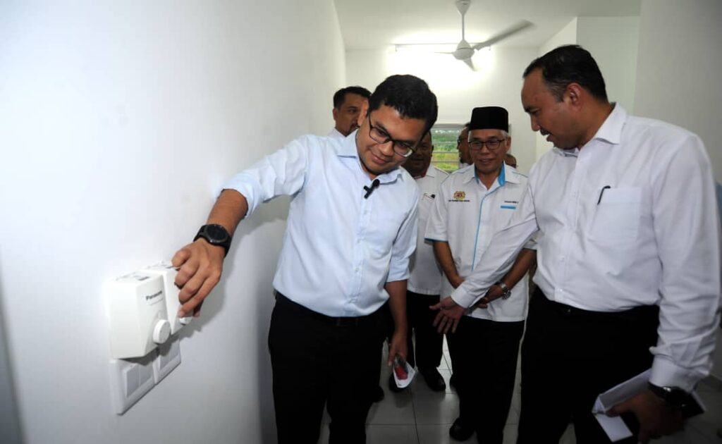 KPKT perhalusi isu setinggan Johor, bina lebih banyak PPR - Utusan Malaysia