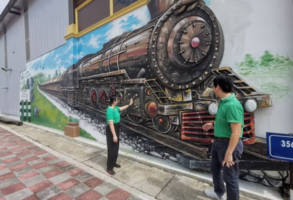 Dinding kedai jadi mural kisah sejarah