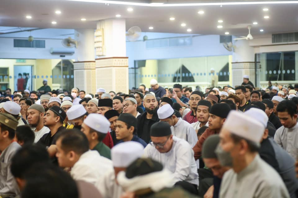 Alif Satar ajak berjemaah subuh di masjid