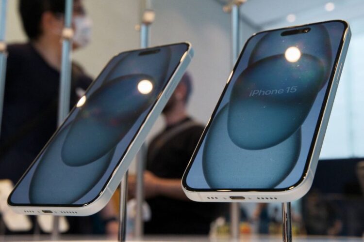 Apple larang letak iPhone dalam bekas beras