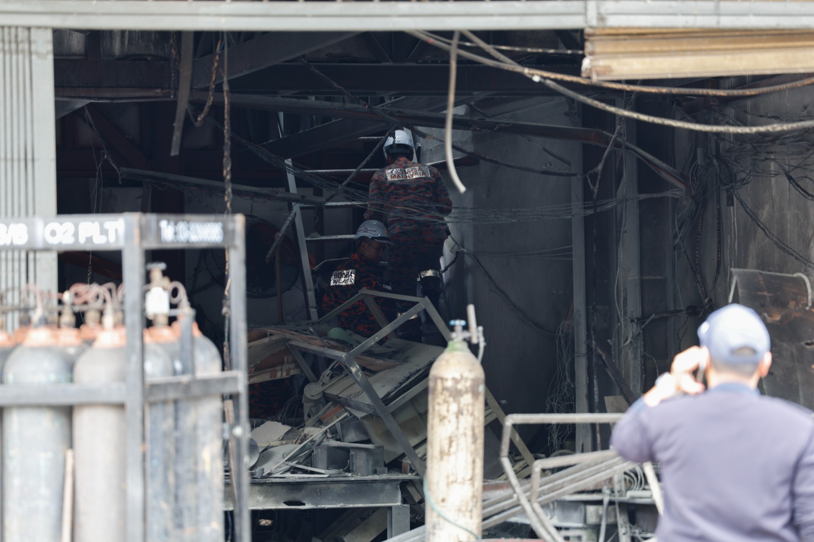 Dua mayat insiden letupan gas kilang ditemukan tidak sempurna - Bomba ...