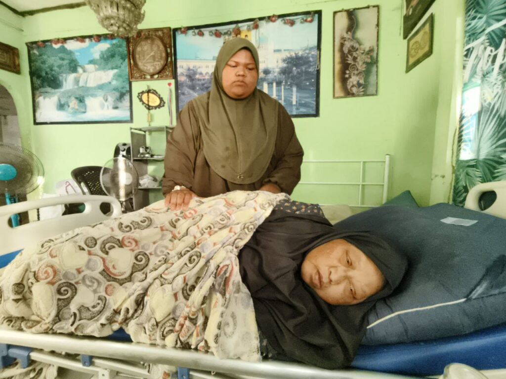 Nyaris berhenti sekolah mahu jaga ibu terlantar