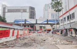 Jalan Raja Bot lapang, kosong