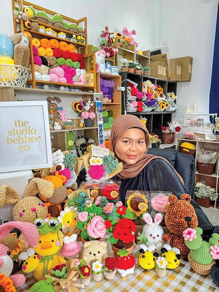 Gila kait anak patung comel