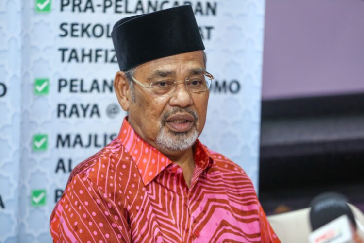 UMNO dilanda 'sindrom bisu', takut bersuara masalah rakyat - Tajuddin ...