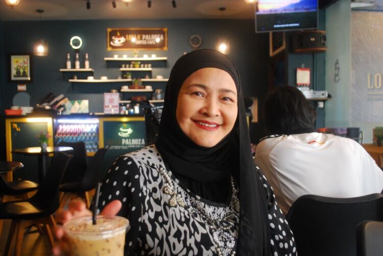 Raja Ema rindu menyanyi semula