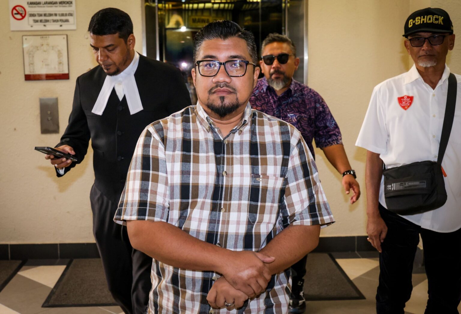 Che’gu Bard rayu dua larangan buat komen