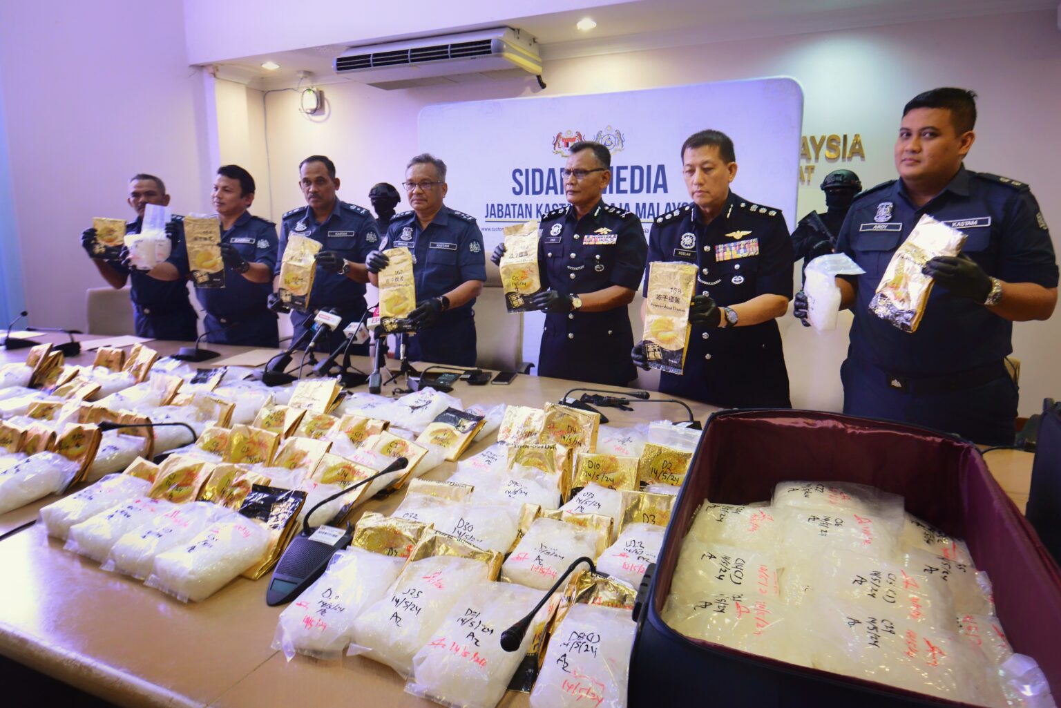 Dadah RM5j dalam bungkusan berlogo durian, sindiket guna 'tonto' elak ...