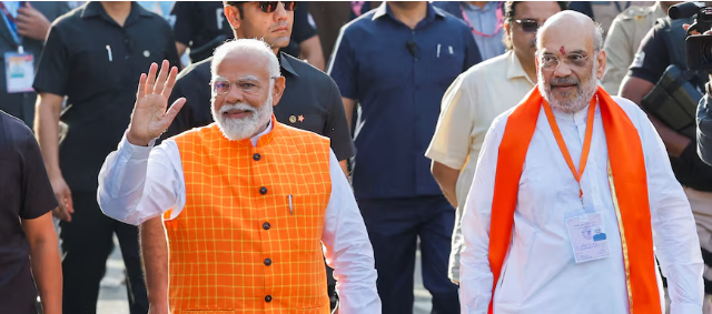 PM India, Modi buang undi di Gandhinagar