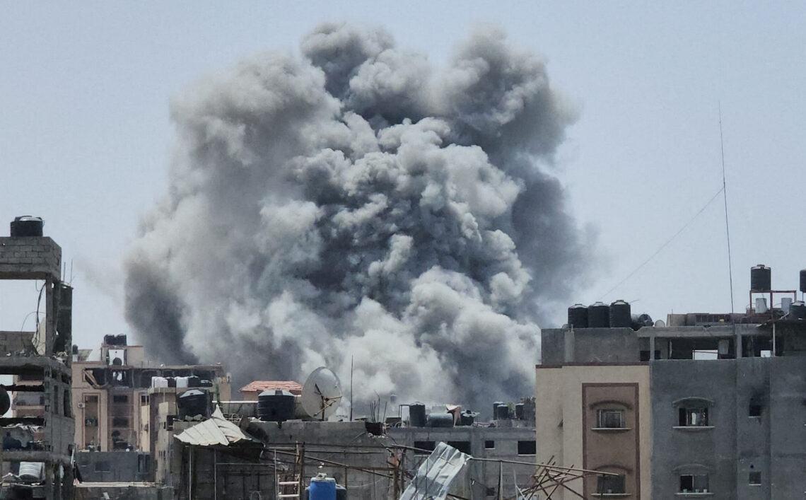 Kedai emas Hajjah Halijah terus tradisi edar bubur lambuk