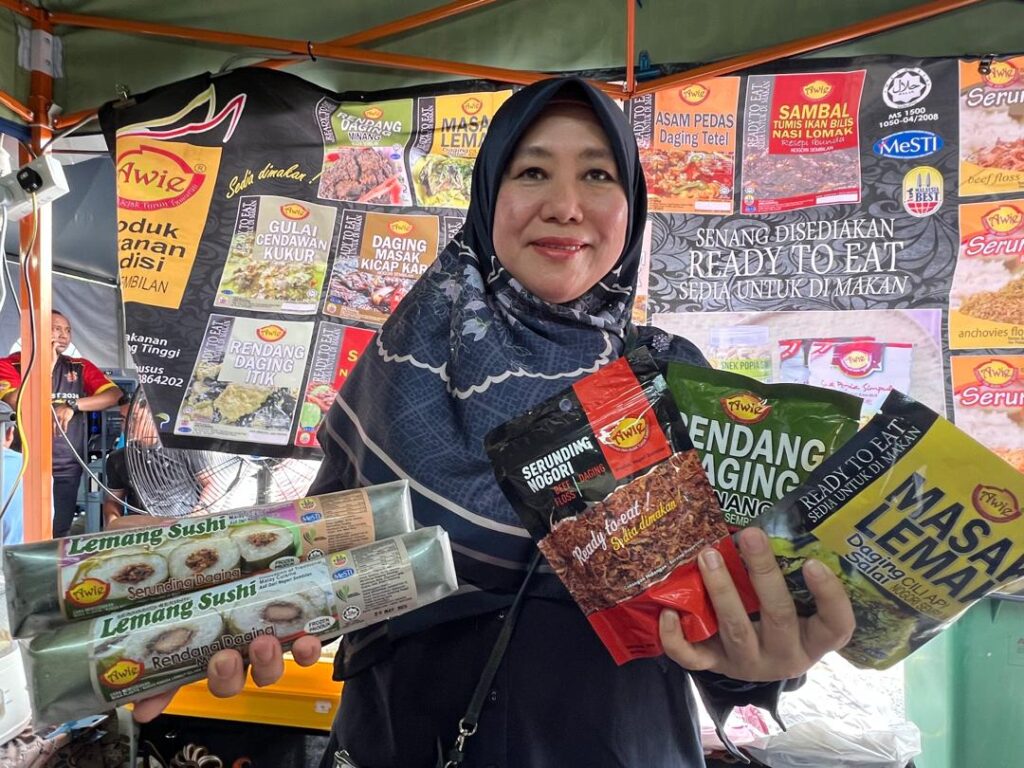 Status halal bantu Awie Enterprise pasarkan produk di pasar raya ...