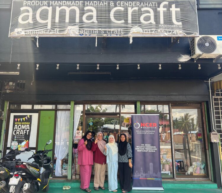 Bermula sebagai hobi, Aqma Craft kini paling laris - Utusan Malaysia