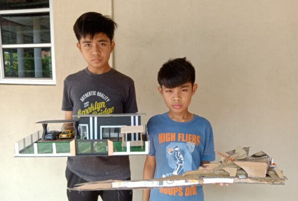 Dua beradik autisme minat seni bina replika guna barang terpakai