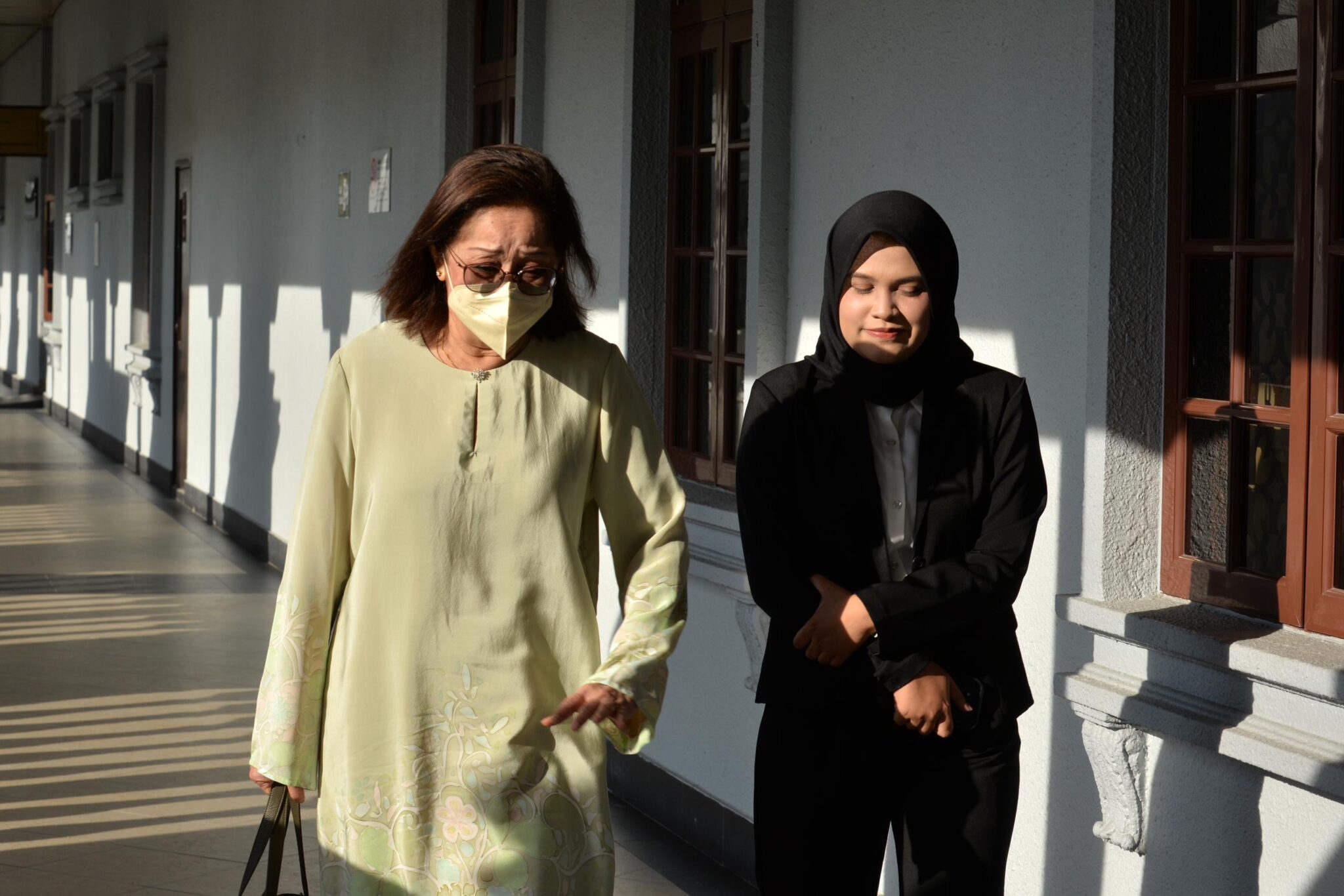 Isteri Daim dapat pasport untuk ke London, Venice - Utusan Malaysia