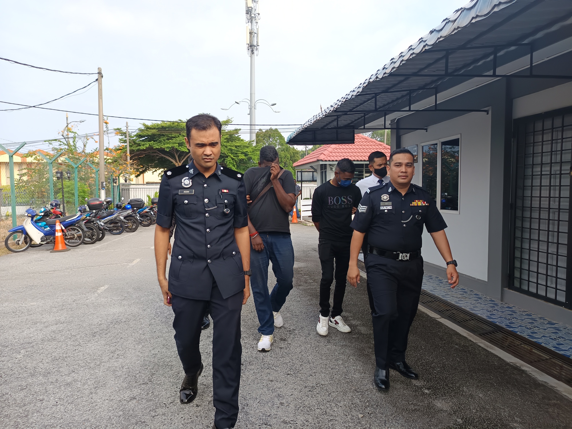 Bantu along pasang iklan, dua lelaki didenda RM3,000 - Utusan Malaysia