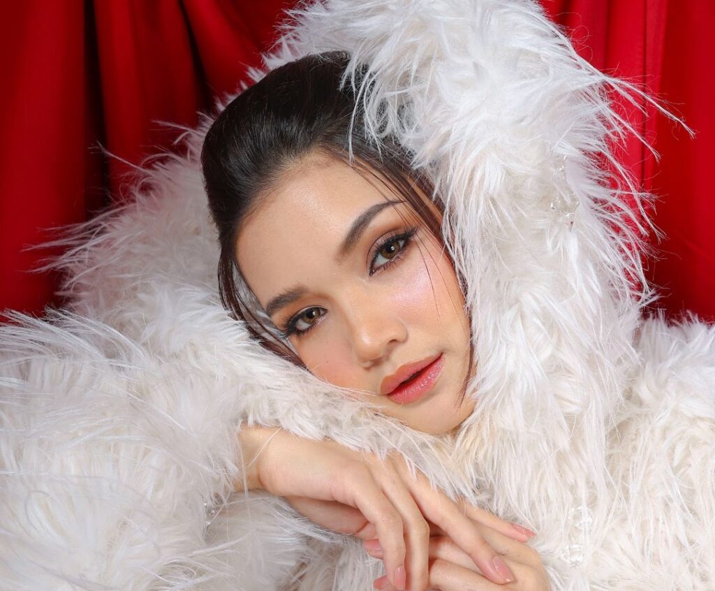 Alya Iman sudah ada kekasih, tersinggung disindir rakan artis - Utusan ...