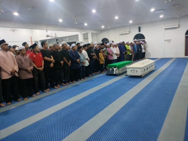 Suasana hiba iringi perjalanan akhir dua warga emas rentung kebakaran