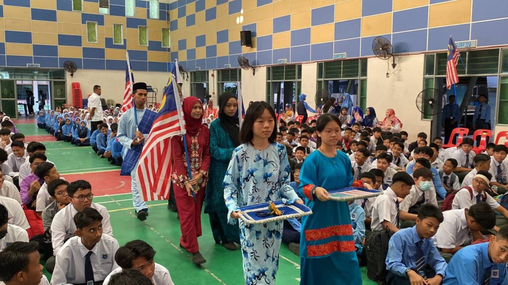 Bentuk pelajar berjiwa merdeka, bebas daripada penjajahan Bentuk ...