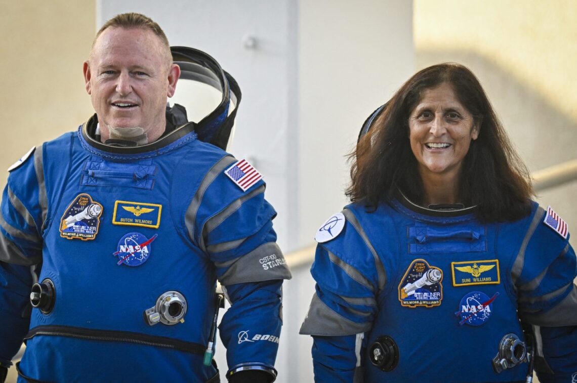 Pelancaran roket ditangguhkan, dua angkasawan NASA belum boleh pulang ...