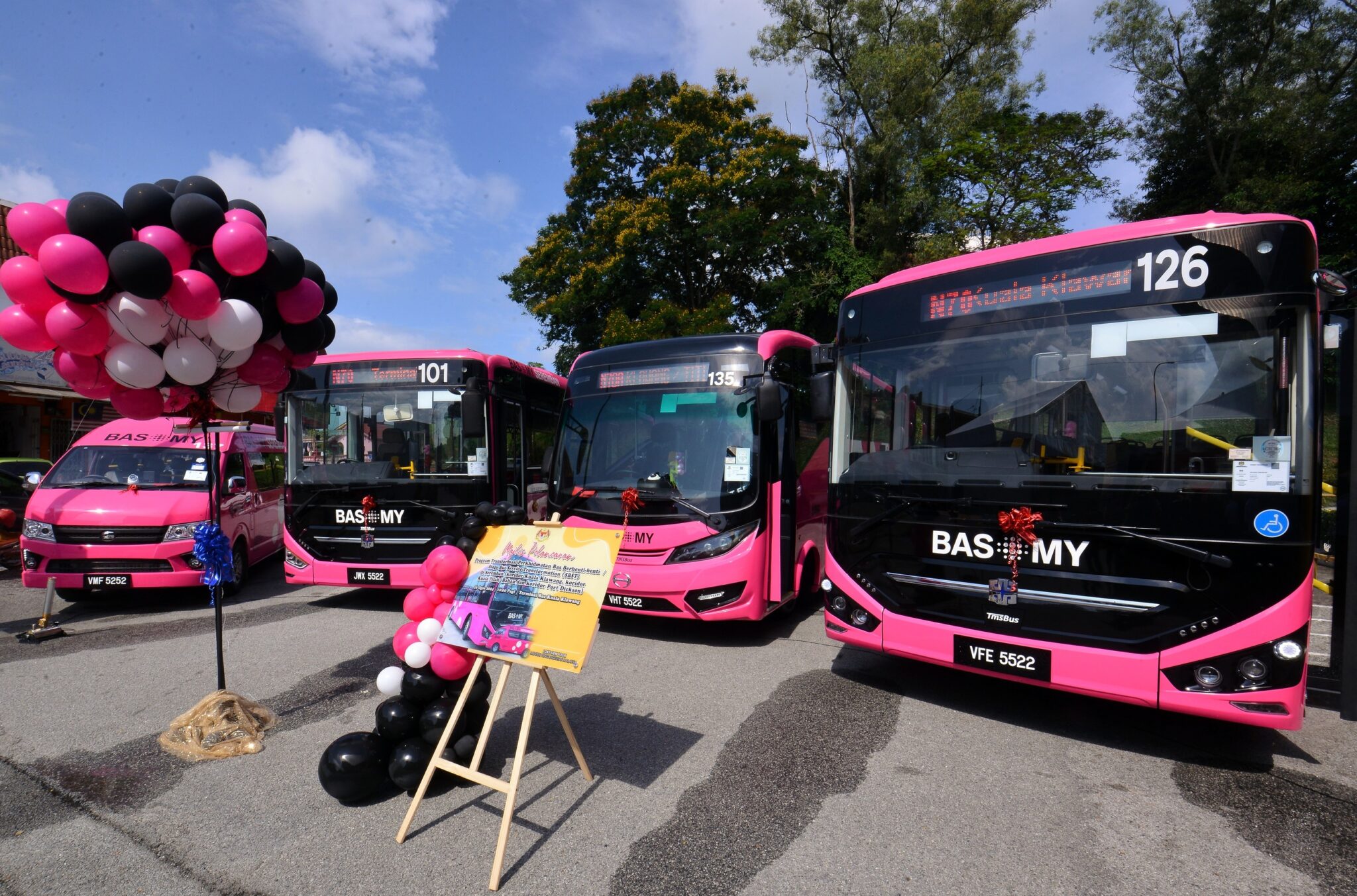 Imej baharu perkhidmatan bas SBST - Utusan Malaysia