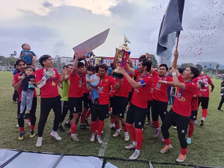 SUK juara bola sepak Piala Super PBI - Utusan Malaysia