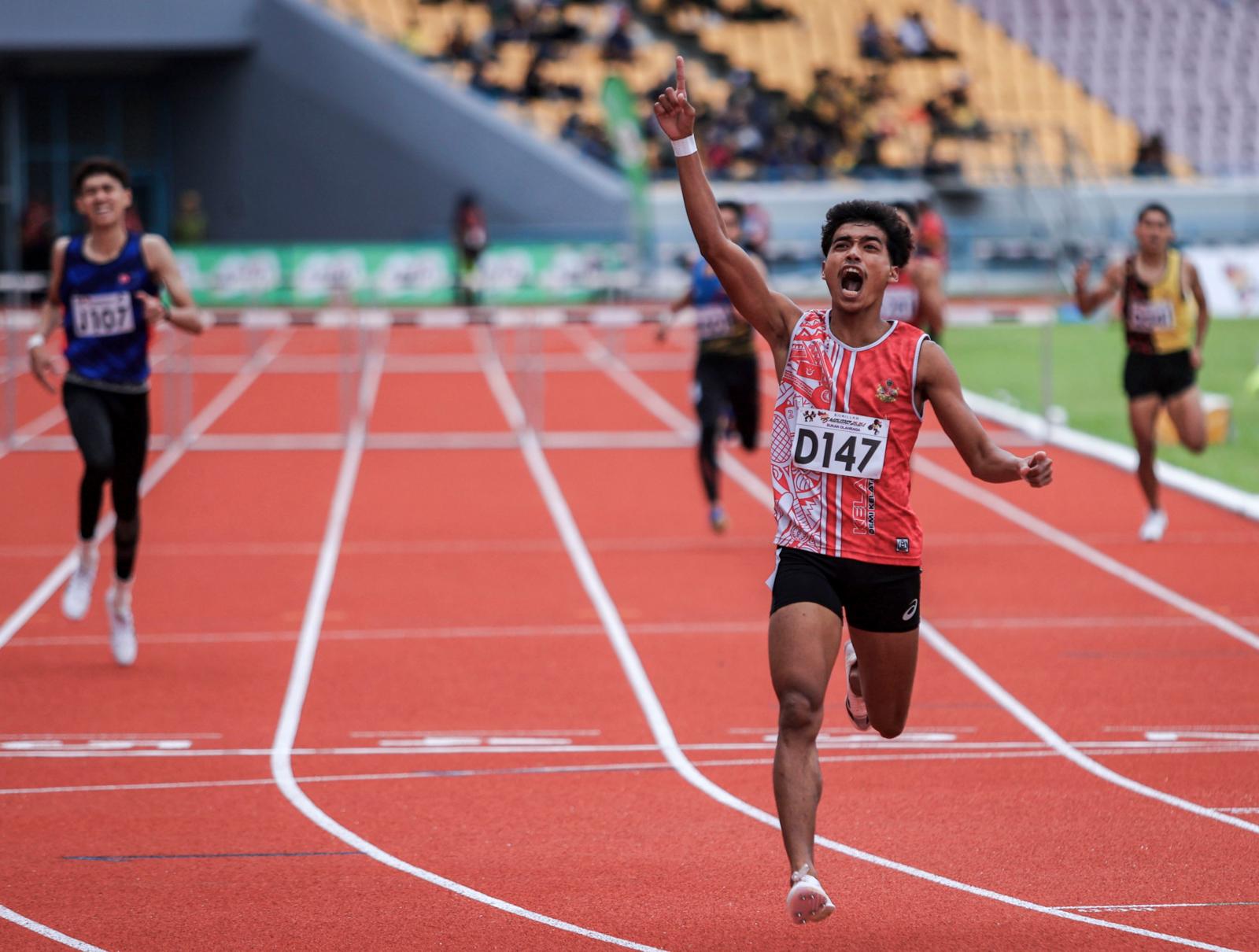 Fakrul pahat rekod kebangsaan