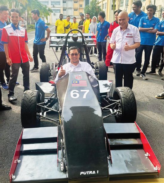 UPM pertaruh kereta lumba, Putra 1 di bumi Jepun