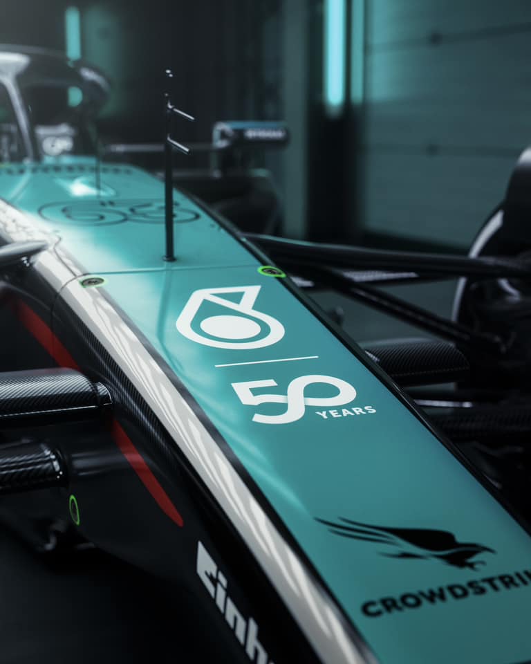 Mercedes raikan ulang tahun ke-50 Petronas di GP Singapura