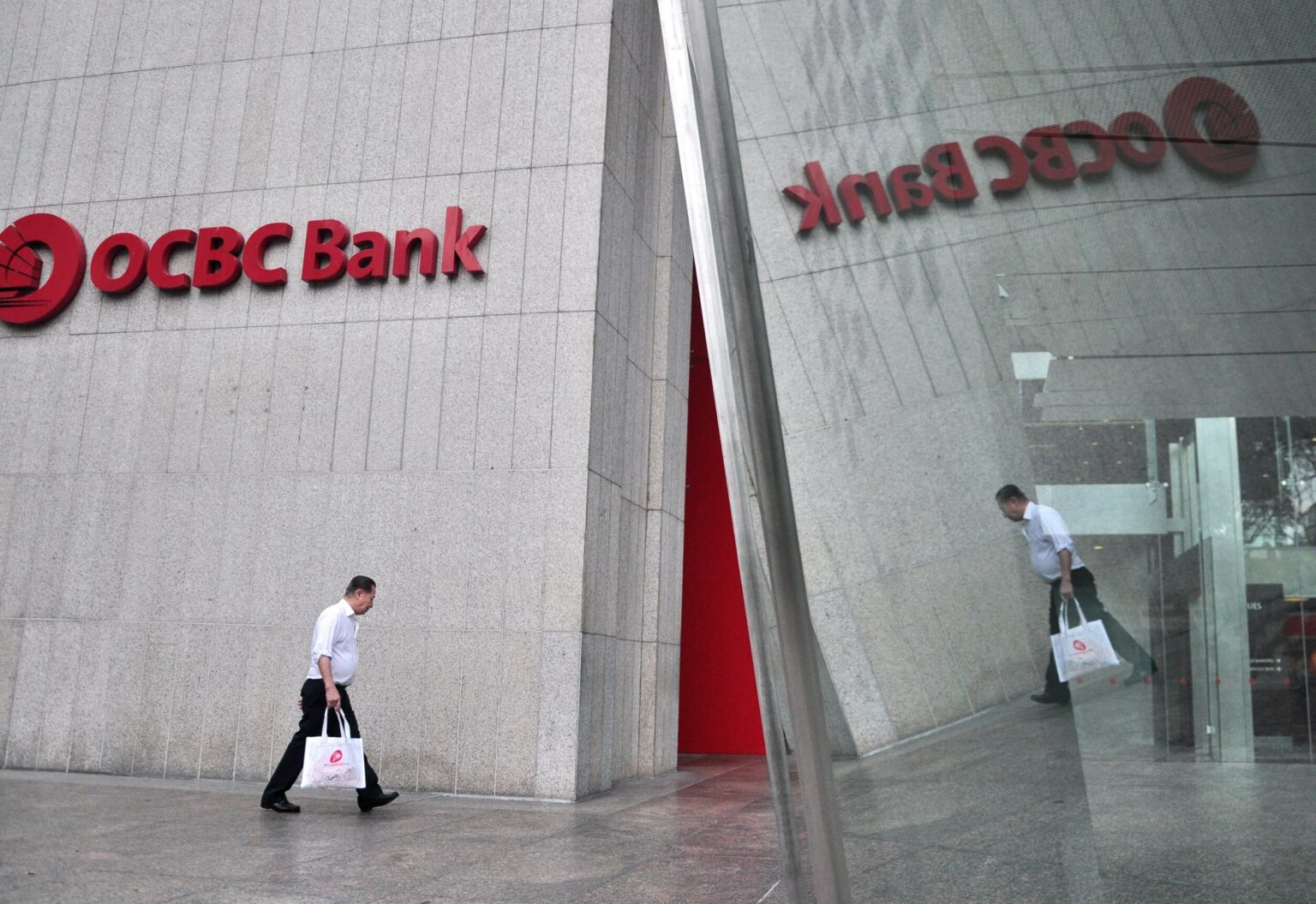 OCBC perkenal perbankan digital, kad debit untuk kanak-kanak