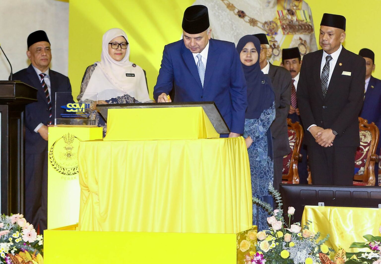 Sultan Nazrin rasmi Menara SSM Perak