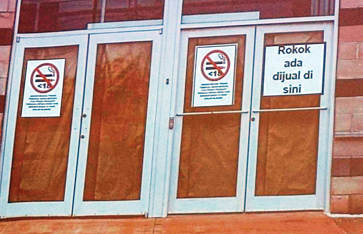 Naik harga lantai rokok lebih baik daripada larang produk dilihat