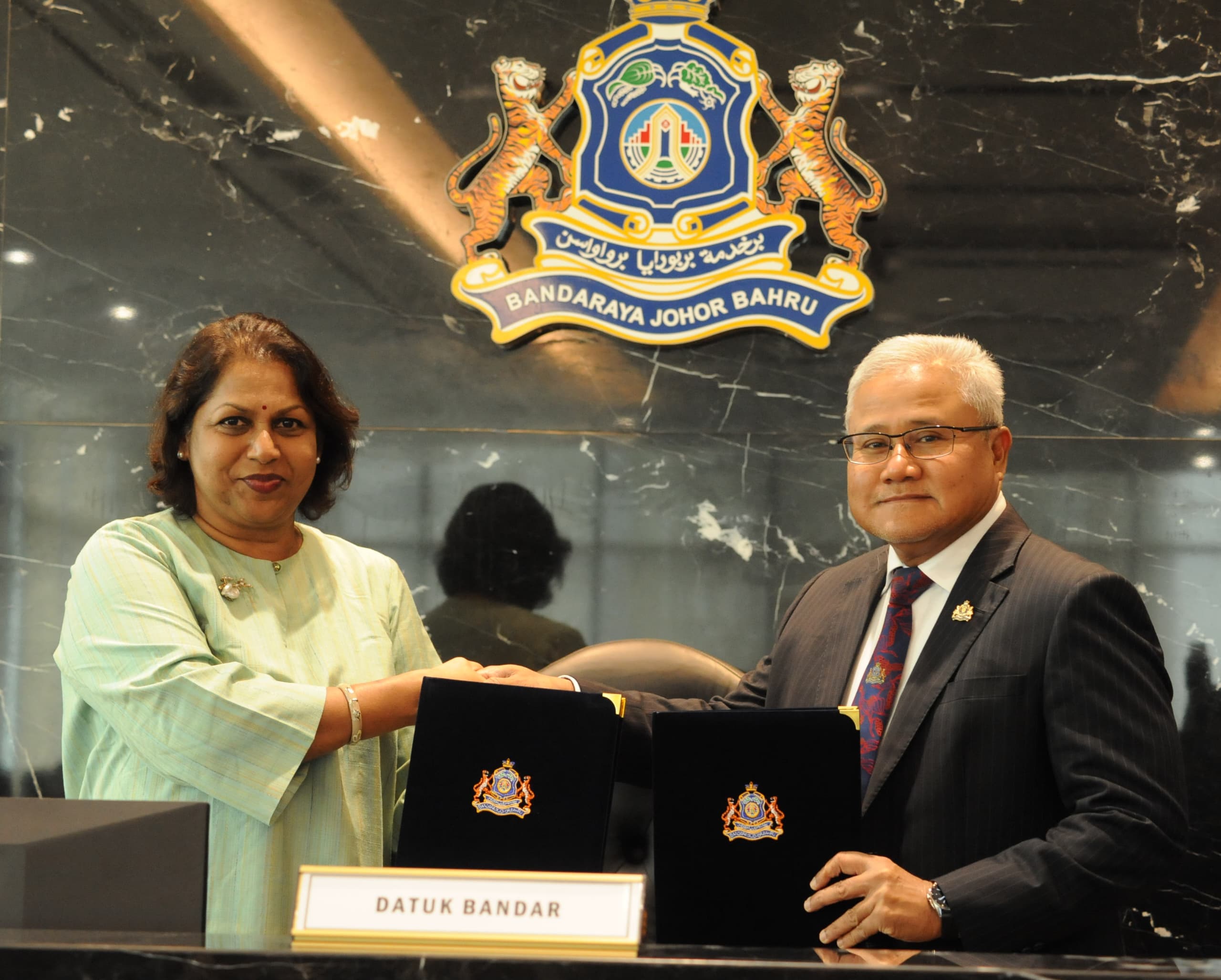 MBJB kembiri anjing liar, cegah penyakit merebak - Utusan Malaysia