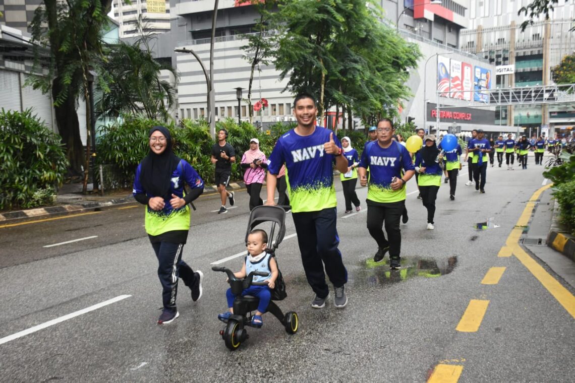 6,000 sertai Navy Run