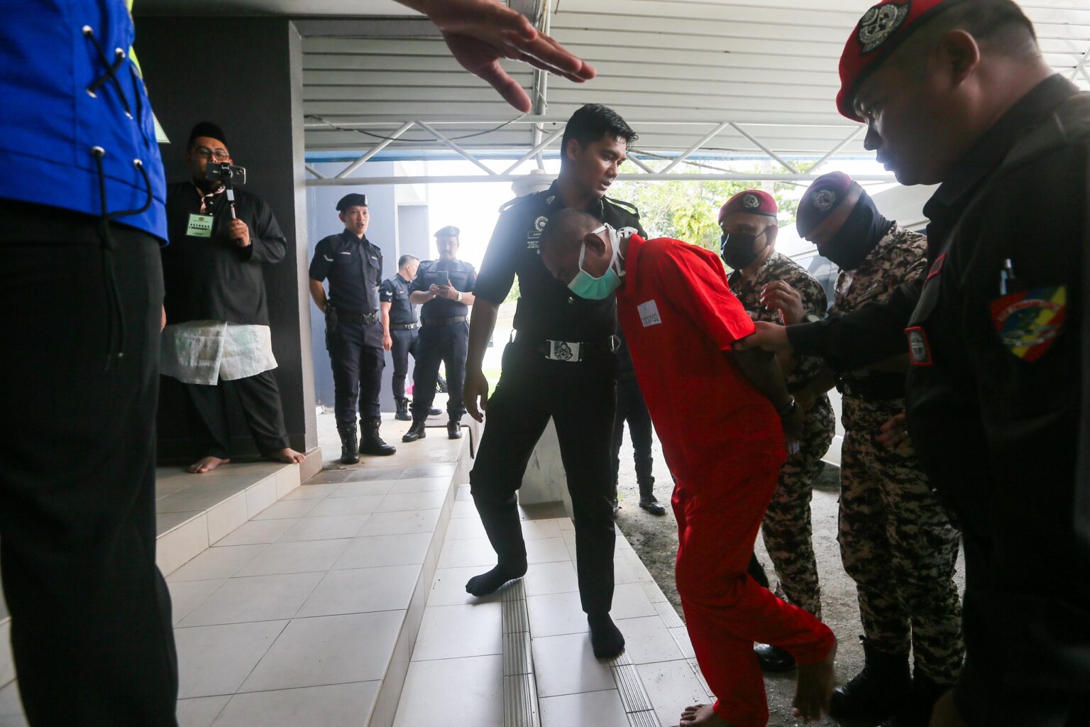 Hukuman sebat duda selesai, proses lancar