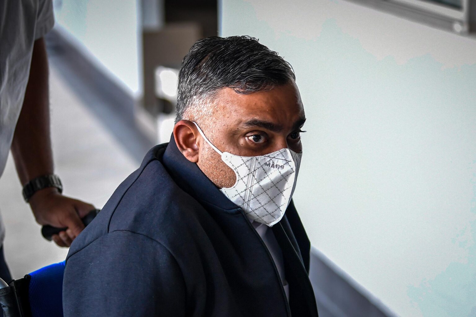 Bekas CEO syarikat air Johor didakwa tipu RM3.38 juta - Utusan Malaysia