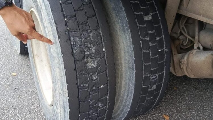 Lori guna tayar ‘botak’ ancam keselamatan