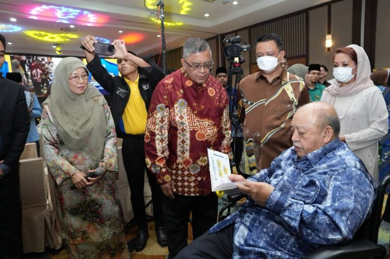 'Wadai kepeng' untuk rai raja sehari