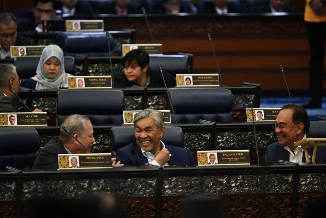 Pengusaha kantin sekolah rugi RM131,000 ditipu 'phone scam' - Utusan ...