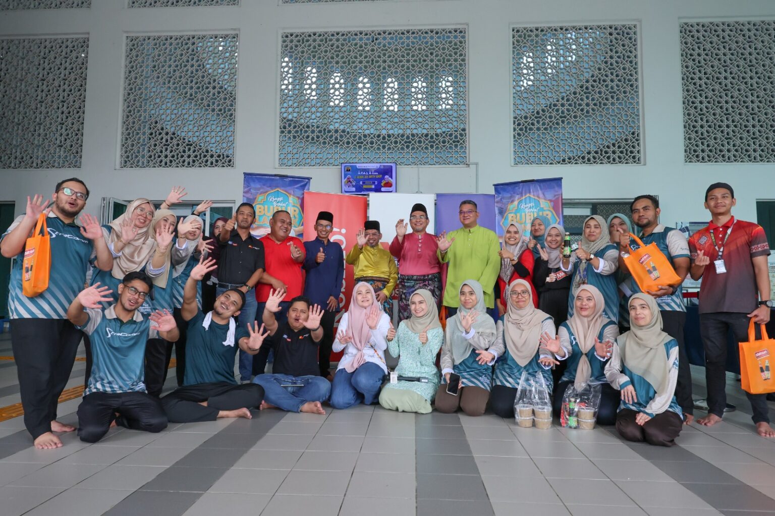 Program Kongsi Berkat Bubur Lambuk santuni warga USIM - Utusan Malaysia