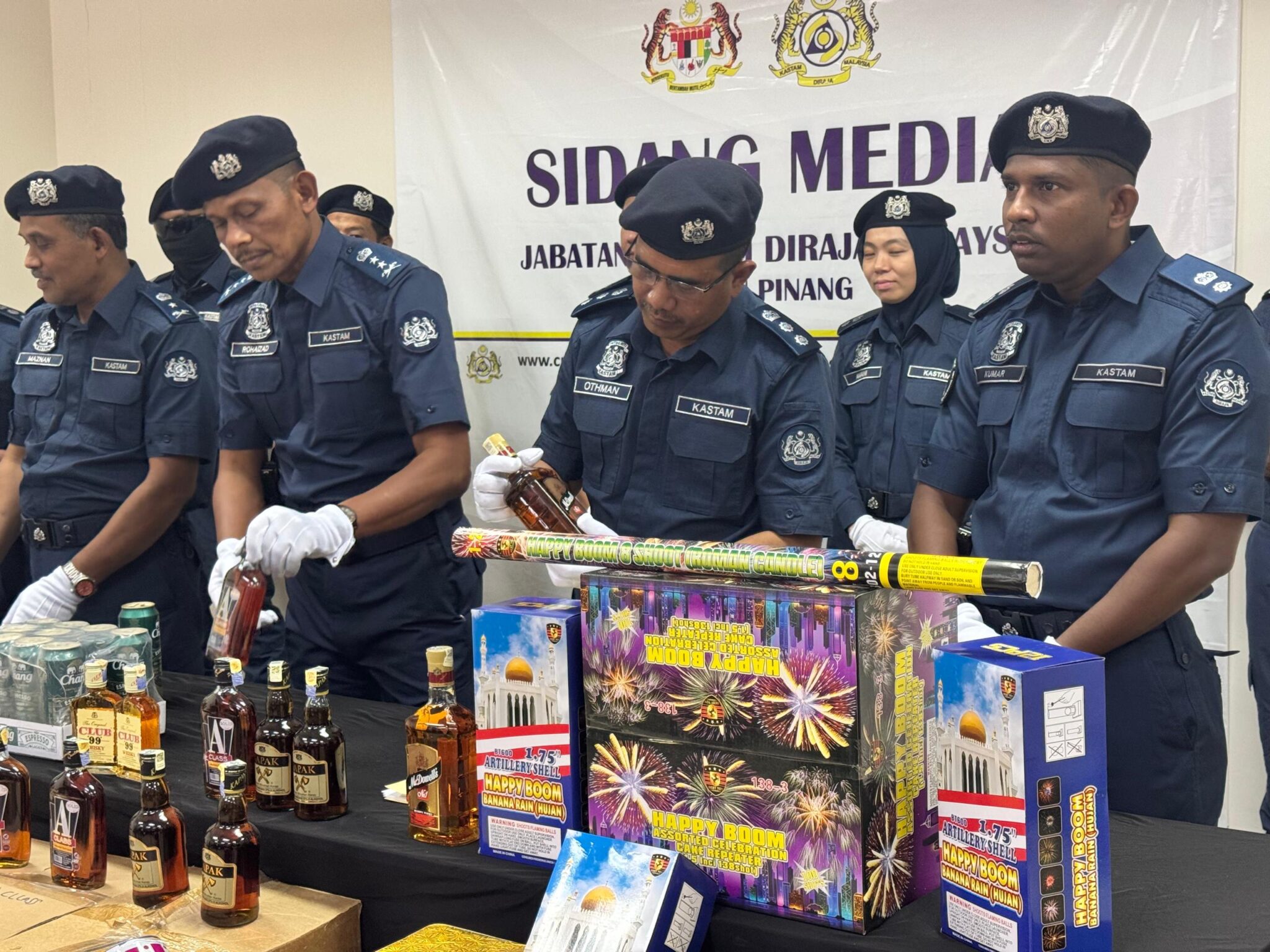 7,818 kilo mercun, bunga api dirampas di Pulau Pinang