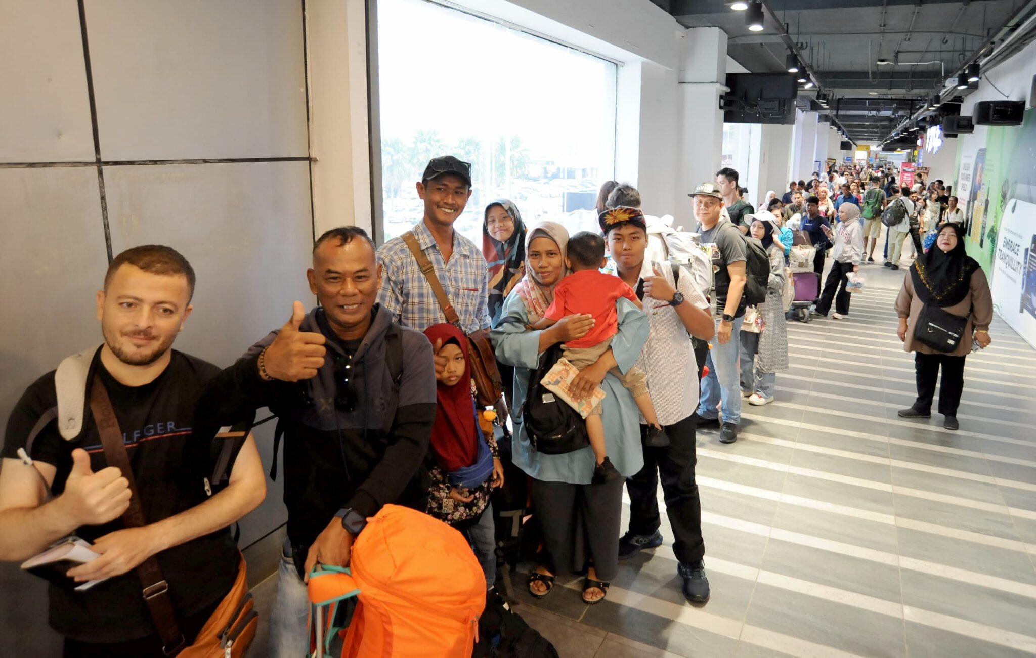 Terminal Feri Stulang Laut jadi tumpuan pekerja Indonesia pulang ke kampung