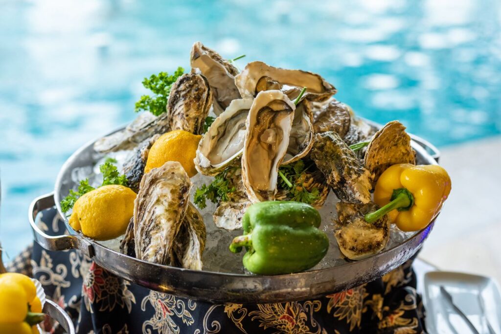 Berbuka puasa dengan Ketam Raja Alaska di Ombak Kitchen