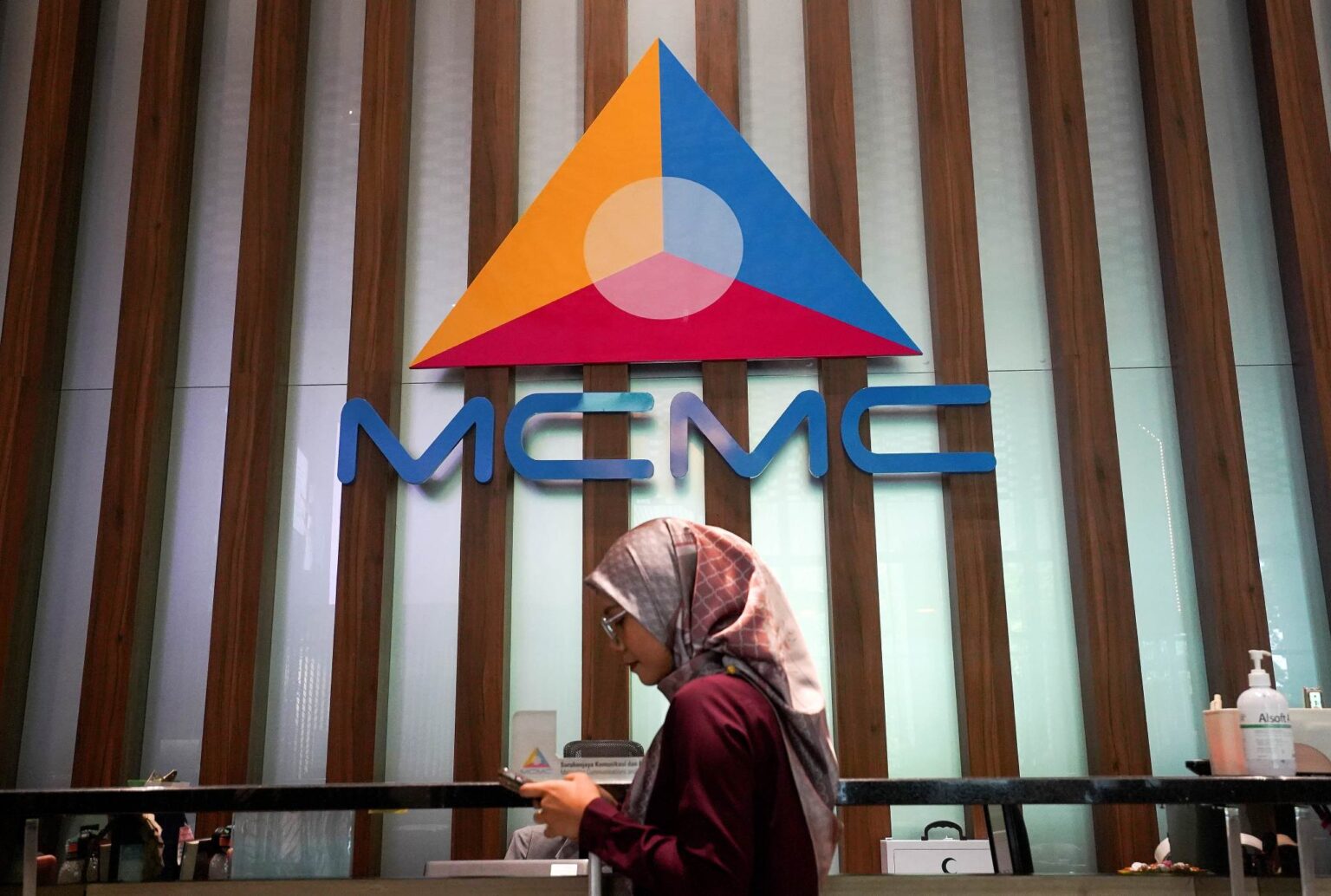 MCMC bongkar penyalahgunaan telekomunikasi