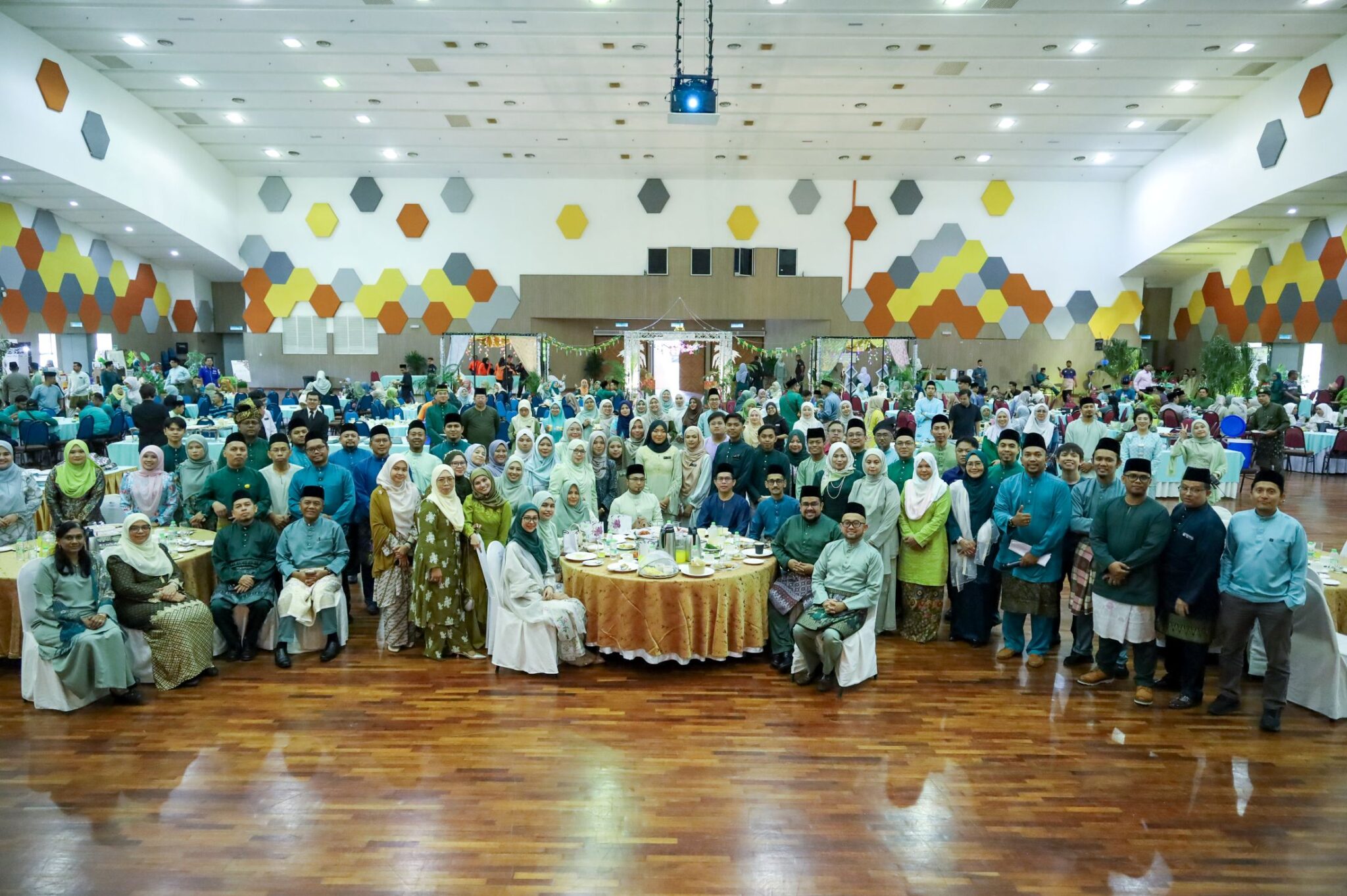 UiTM Cawangan Selangor anjur sambutan raya tema busana hijau